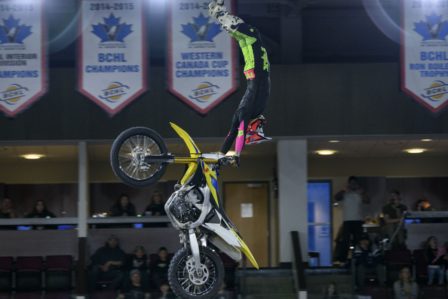 FMX Riders Delight Okanagan Families - Moto Baecker