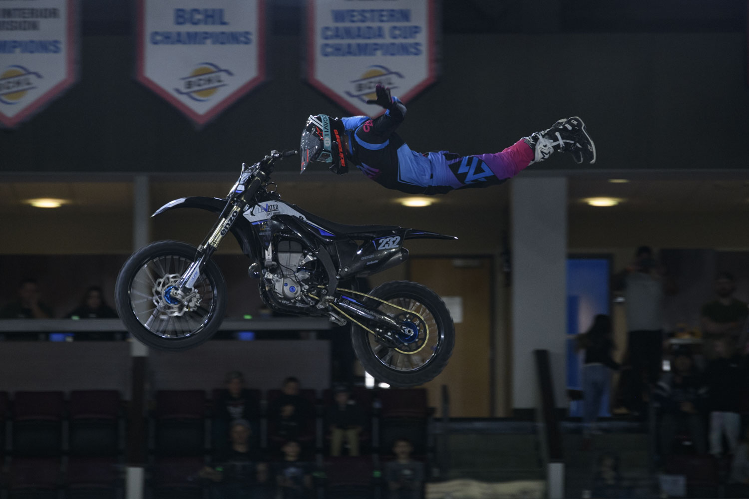 FMX Riders Delight Okanagan Families - Moto Baecker